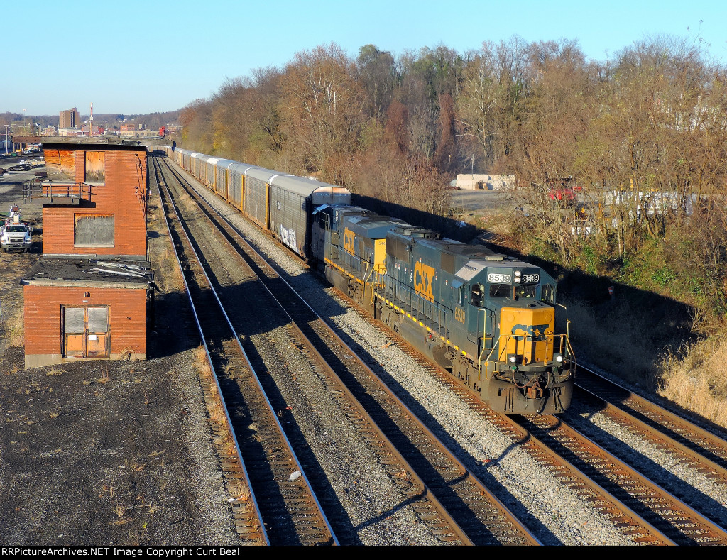 CSX 8539 and 5445